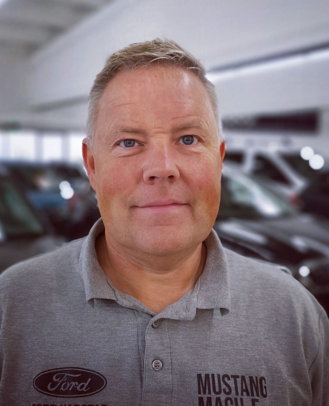 Kontakt oss - Ford Harstad